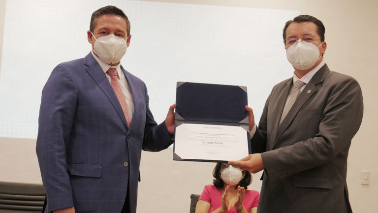 Universidad Politécnica Salesiana (UPS) receives accreditation.