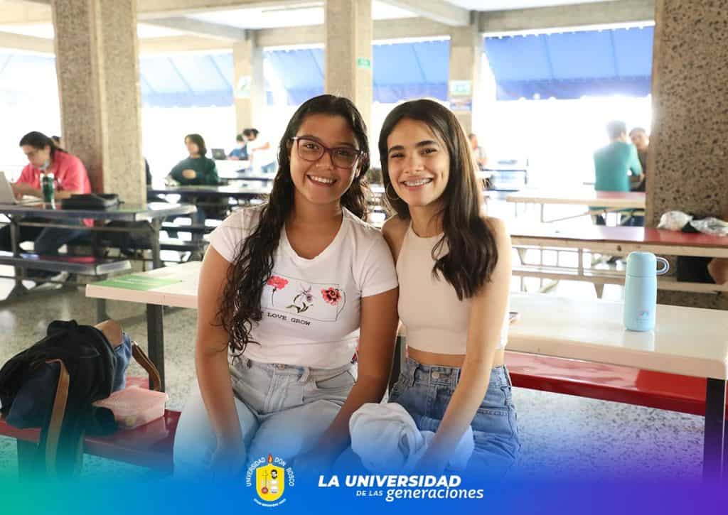 Primer día de clases en la Universidad Don Bosco, El Salvador