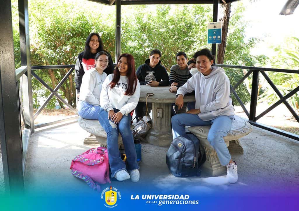 Primer día de clases en la Universidad Don Bosco, El Salvador